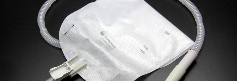 Une poche urinaire discrète pour éviter les fuites